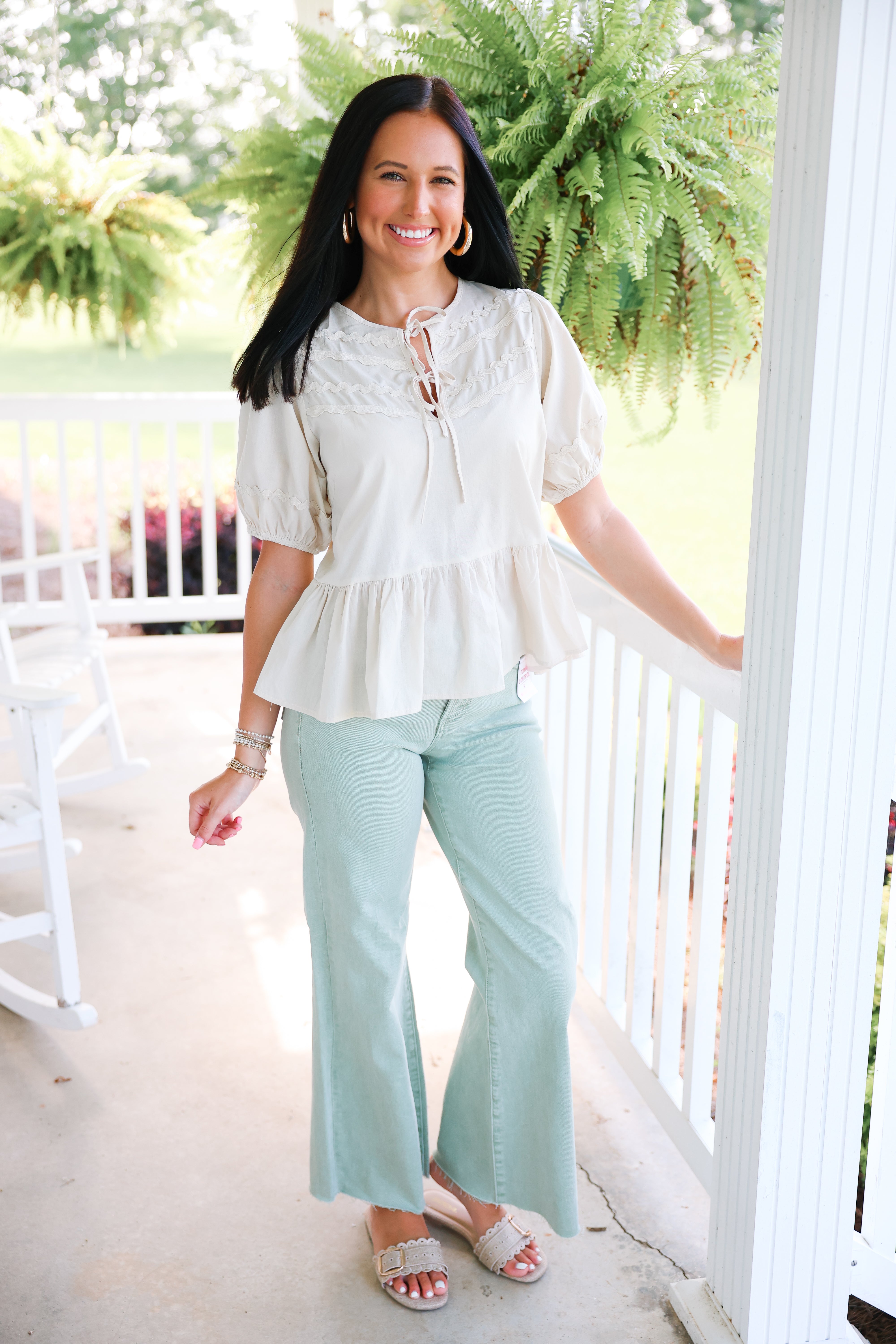Solid On The Run Top "Beige" – Allie Lynn's Boutique